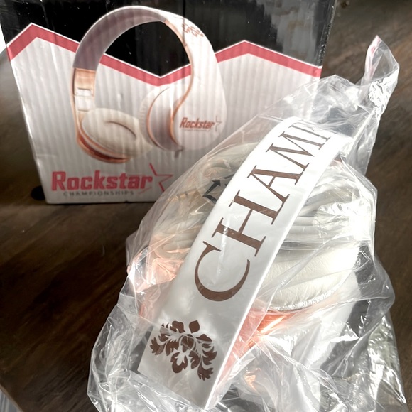 Rockstar Championships | Headphones | Nib Rockstar Championships White ...